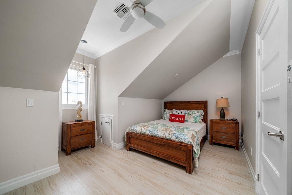 Escape To Paradise At Oceanfront Dreams - Your Idyllic Coastal Haven! - Nassau