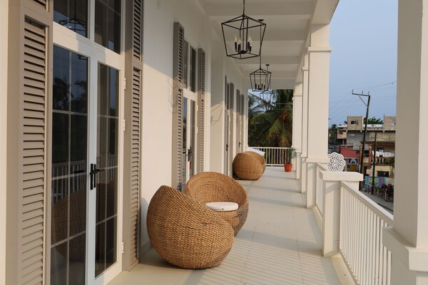 The Ellysian Apartments - Placencia
