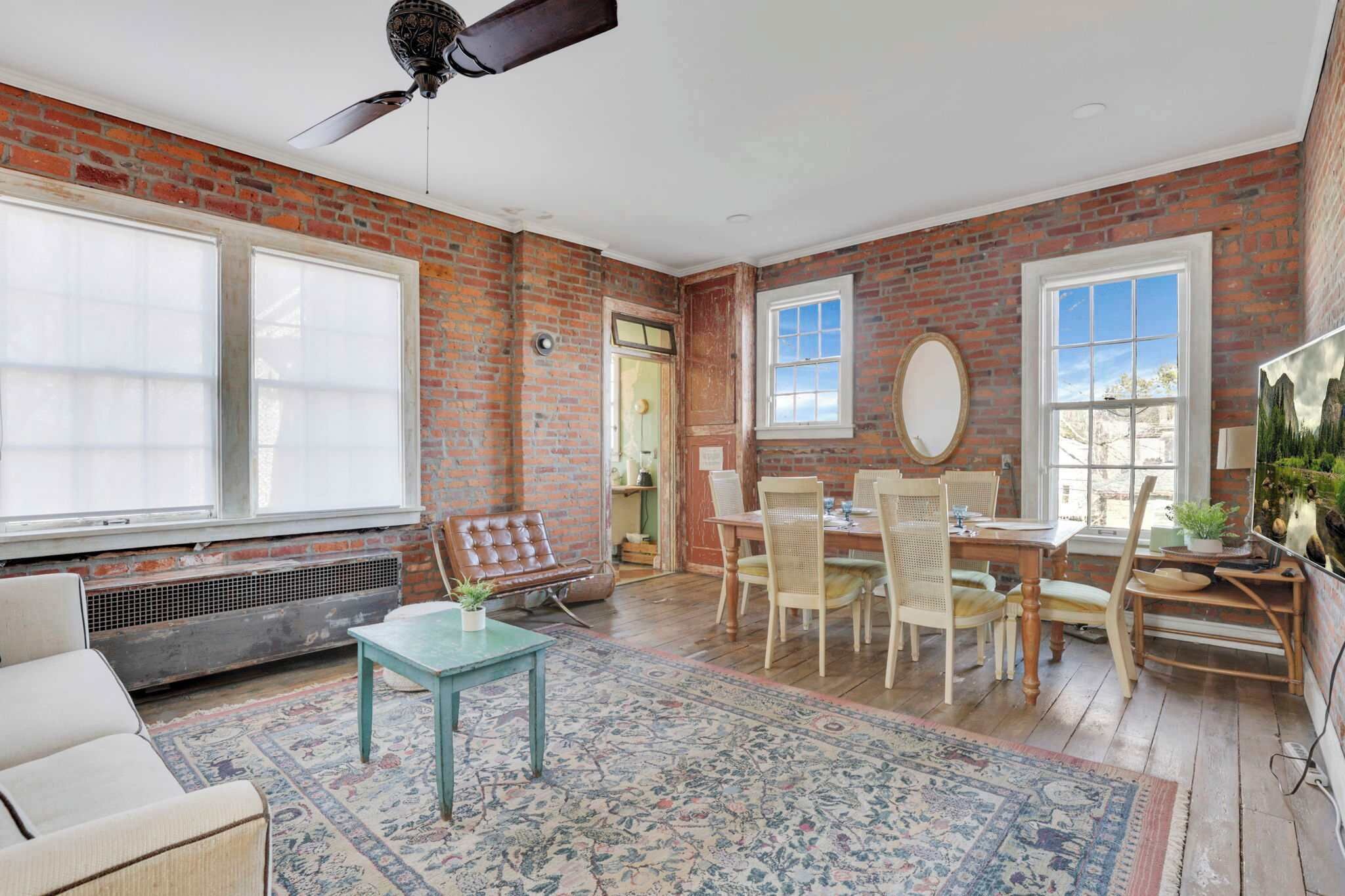 Big Retro House | Short North | Perfect For Groups - Columbus, OH