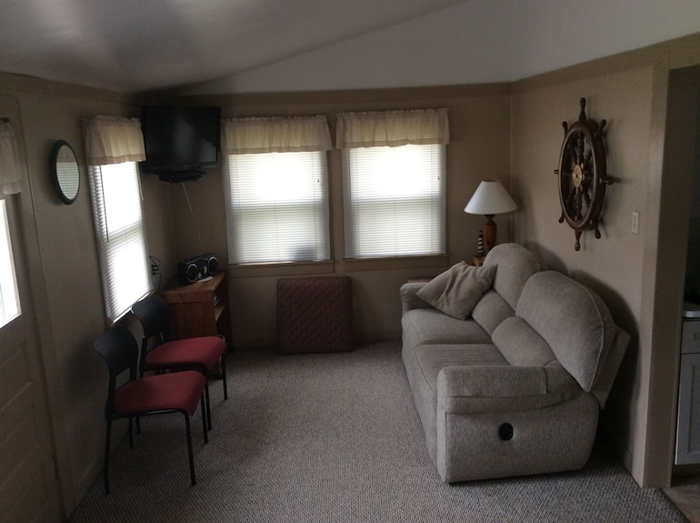 Cozy Little Cottage On Beautiful Pine Lake - Gun Lake Casino