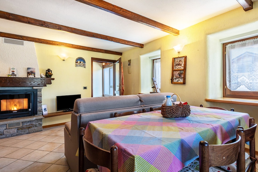 Maison De Vacances 'Lo Sondzo' Avec Vue Montagne, Terrasse Commune Et Wi-fi - Vallée d'Aoste