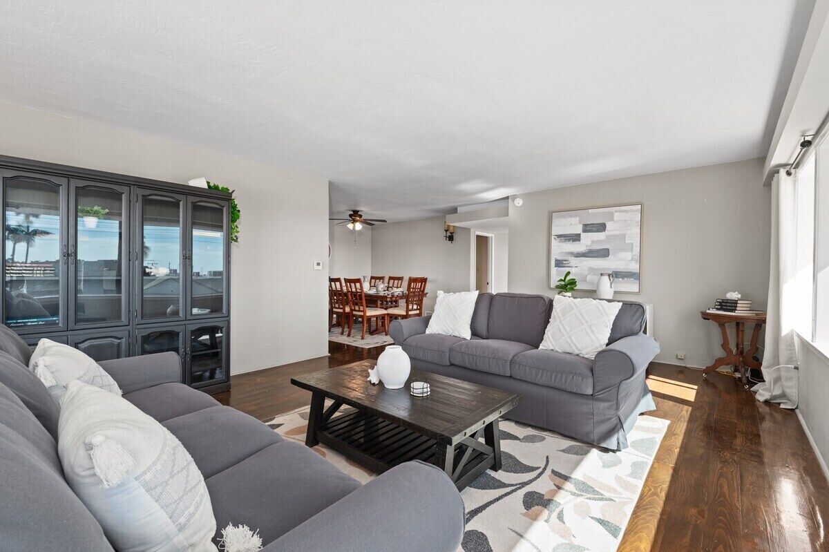 5br, Sleeps 10, 3 Living Rooms, Huge Back Yard - Chula Vista, CA