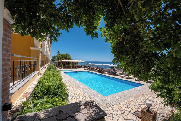 Apart Hotel Alex - Himarë