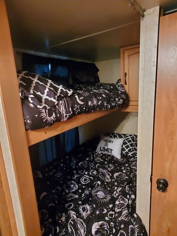 Camper Sleeps 6 Nestled In A Wooded Area. Pet Friendly, Fire Pit, Spacious - 조지아