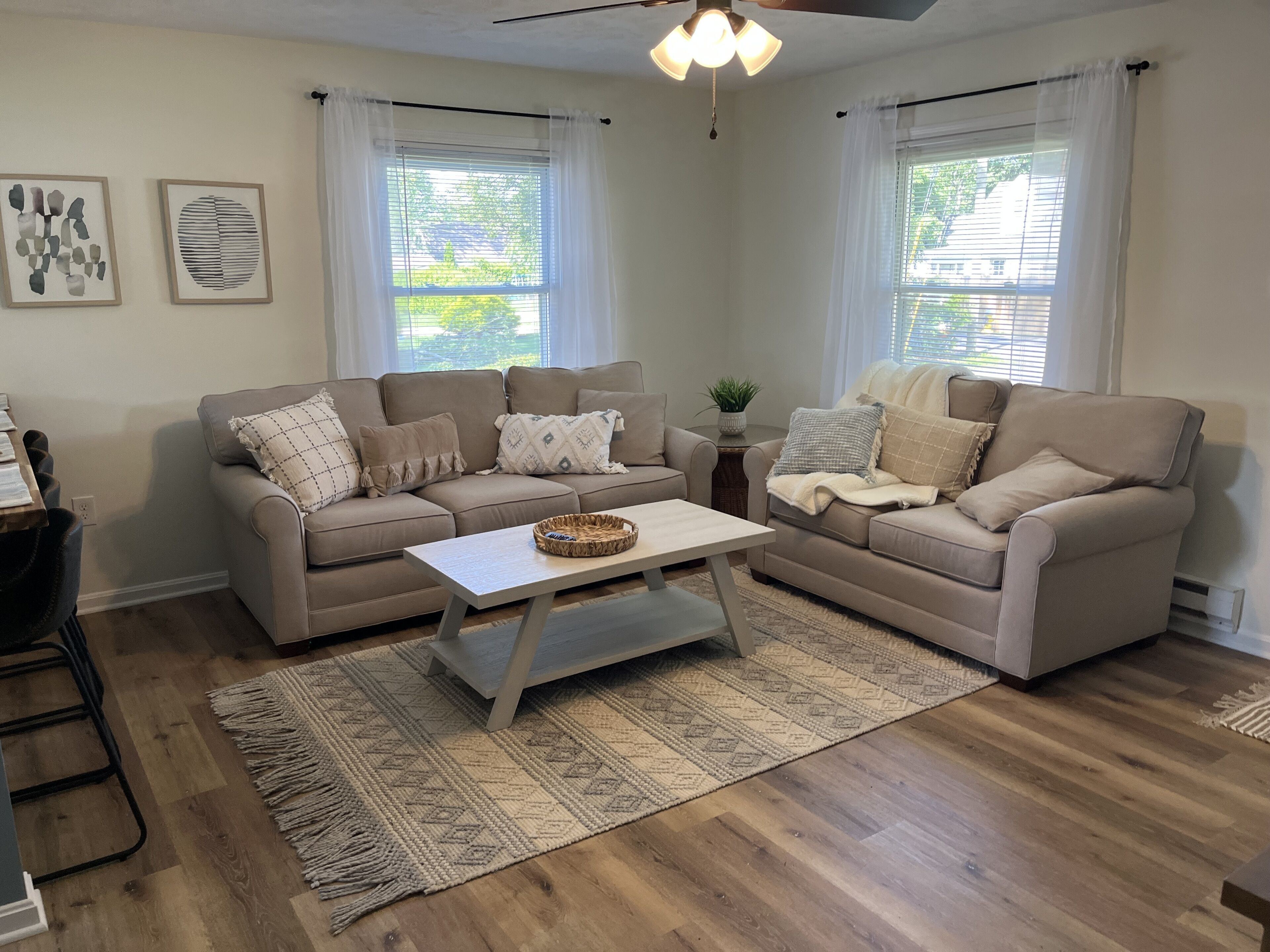 Avon Lake Updated 2 Bedroom Cottage Near Lake Erie On Very Quite Wooded Street - Lake Erie, PA