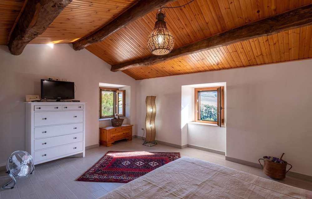 Tolles Zuhause In Civitaquana - Corvara