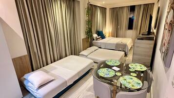 Suite Familiar | Roupa de alta qualidade, edredões de penas, minibar