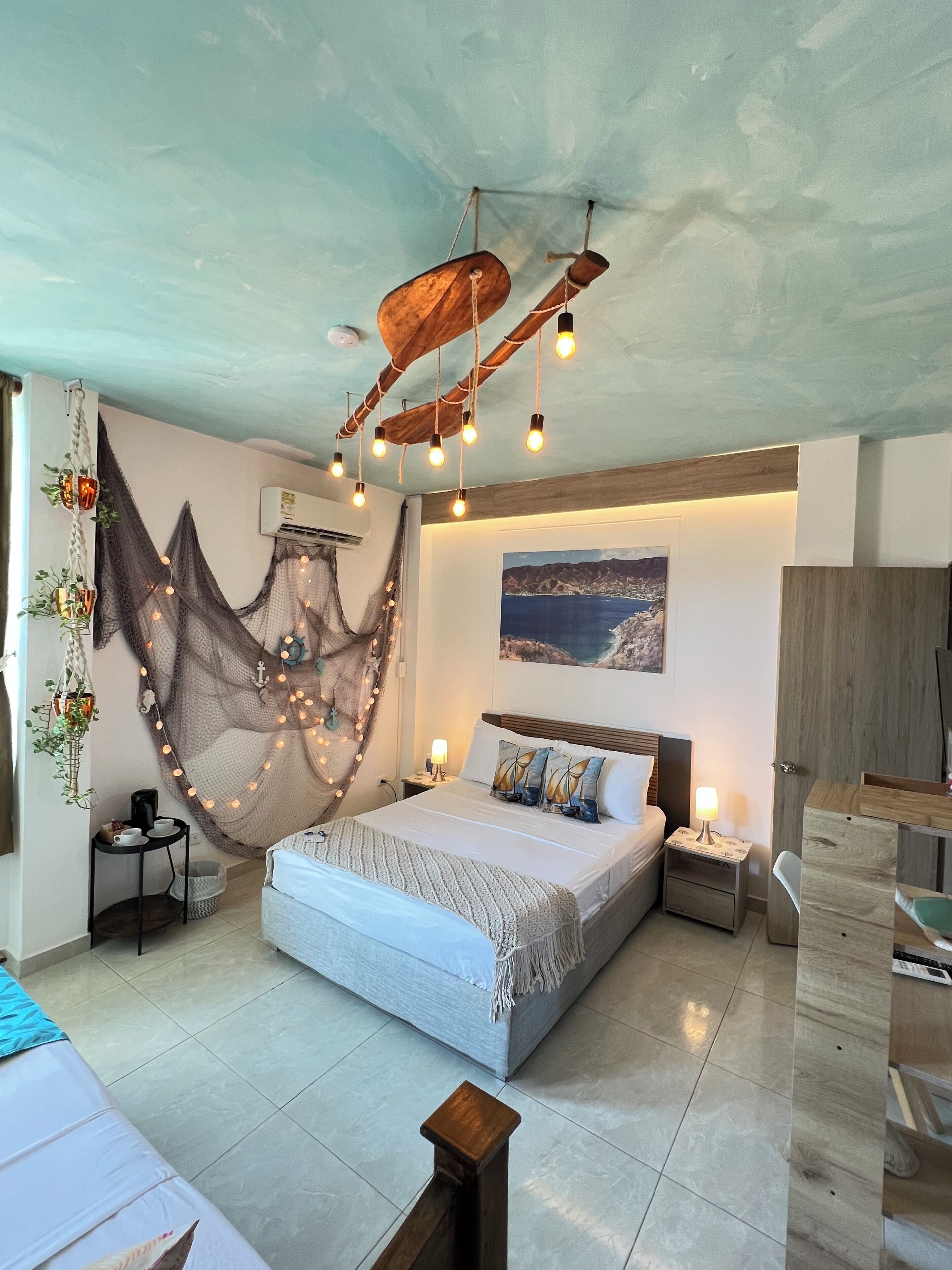 Quarto Triplo Exclusivo | Roupa de alta qualidade, edredões de penas, minibar 