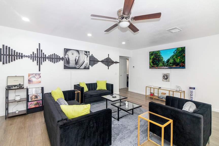 Music Themed Home, Pacman Arcade, Sleeps 9, Bbq, Fire Pit, Wi-fi - 레들랜즈