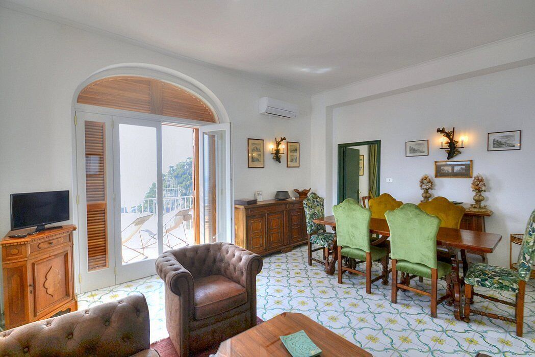 Villa Marica: A Bright And Sunny Apartment Located In The Center Of Positano, With Free Wi-fi. - Positano