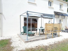 Apartamento básico, várias camas | Terraço/pátio