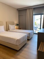 Berço de viagem, Wi-Fi de cortesia, roupa de cama