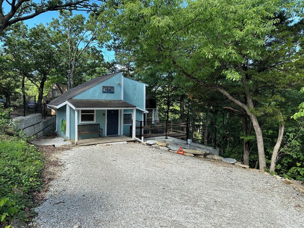 “On The Edge” Cabin Secluded, quiet, peaceful, private community ...