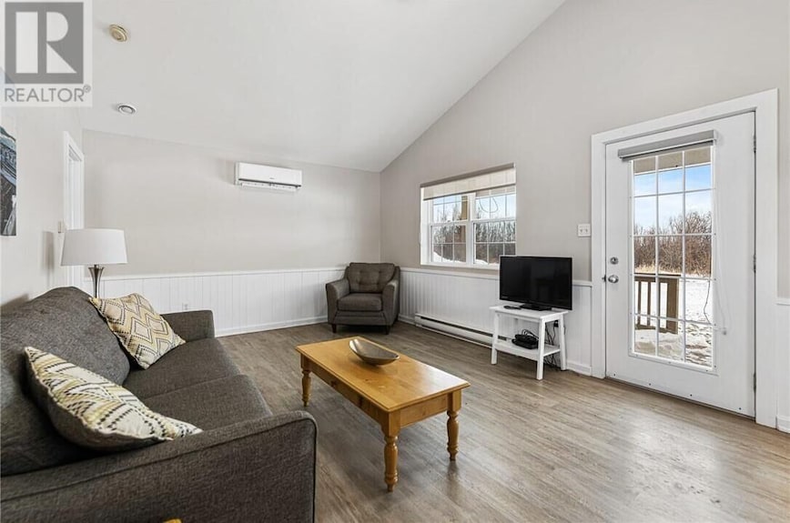 Beachside Cottage W/beach Access - Aboiteau Beach - New Brunswick