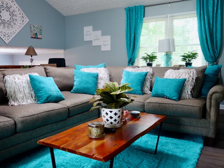 Yavonne's House, A Cozy Space Designed With Your Comfort In Mind. - Conyers, GA