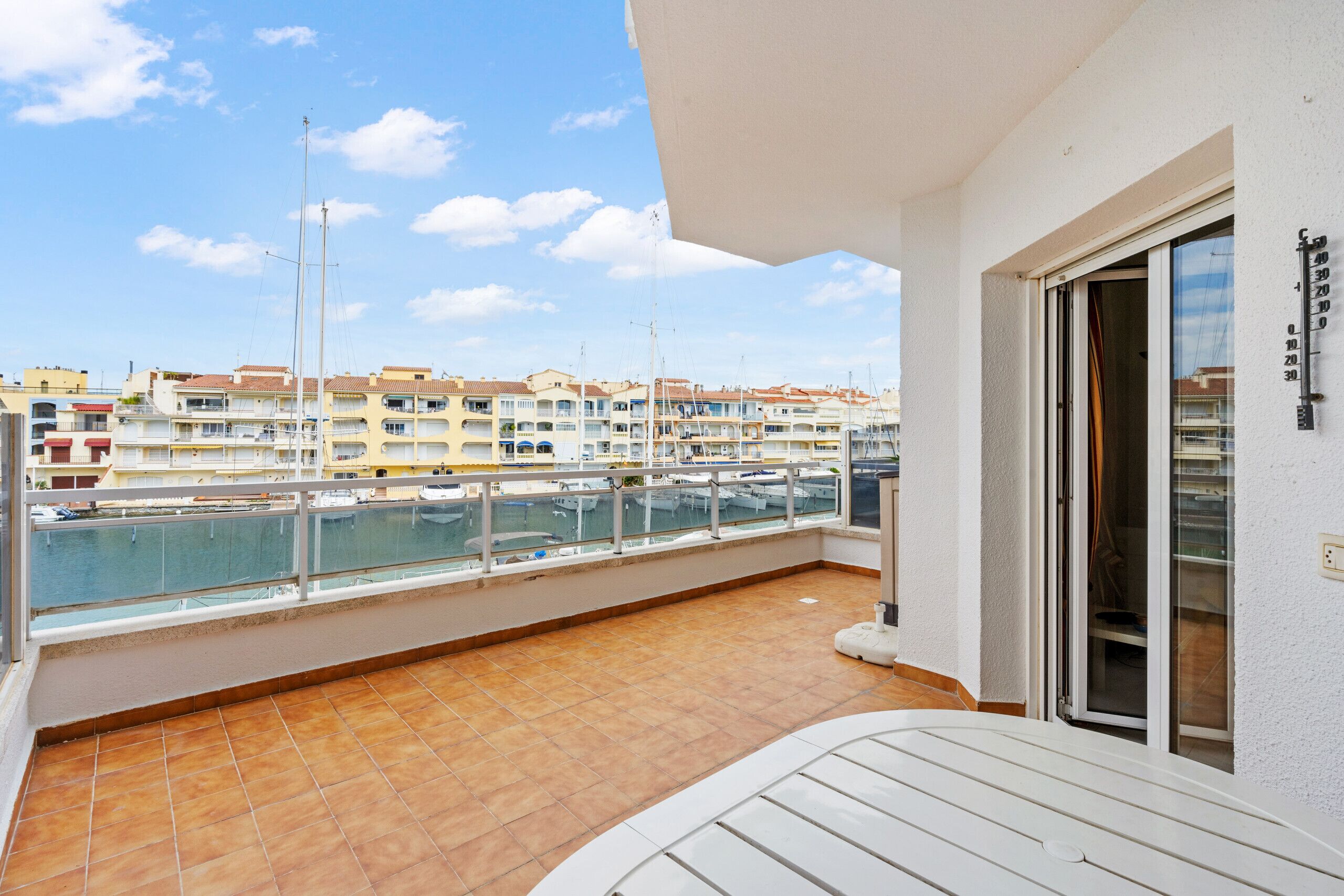 WELCS APARTAMENTO 075 EMP con Vistas al Canal, Empuriabrava ...