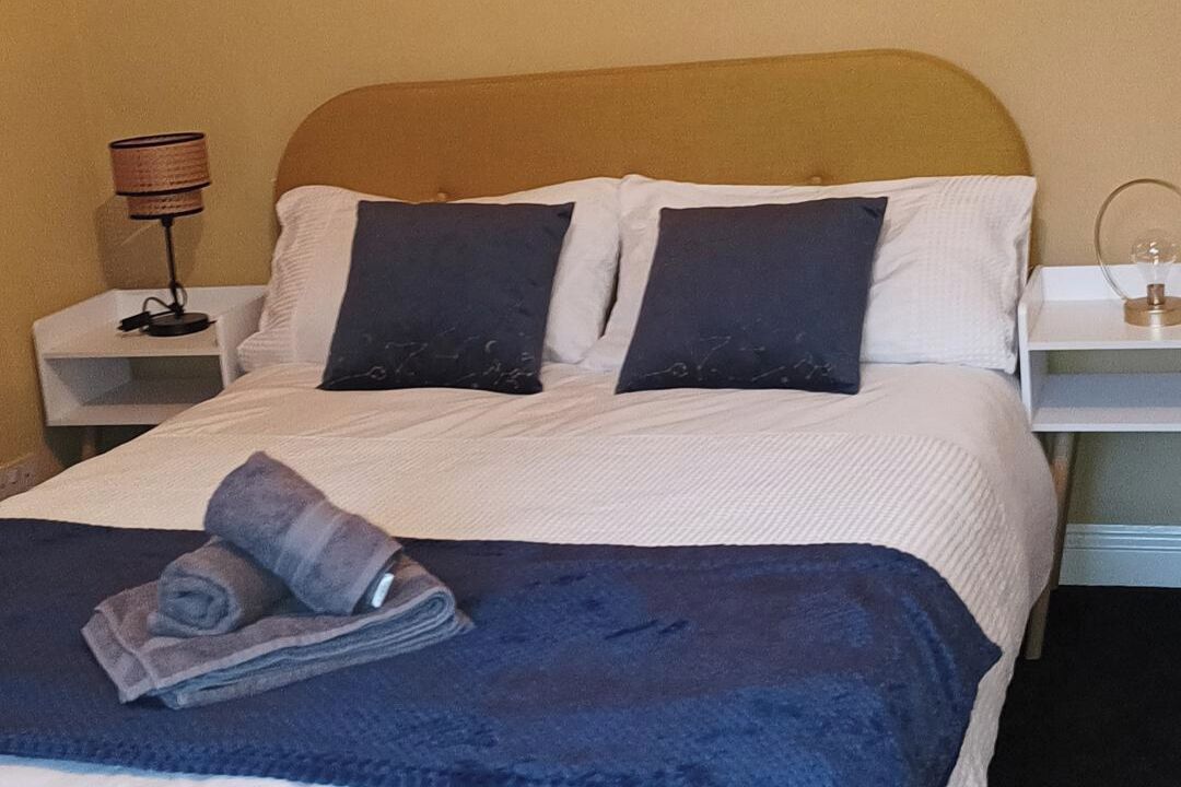 Apartment - Sleeps 5, Free Parking & Sun Terrace - Skegness