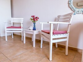 Quarto casal standard, sacada, vista para o mar | Wi-Fi de cortesia, roupa de cama
