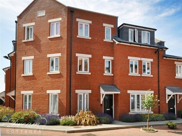 Admiral's Quarter Apartment 5 - Weymouth
