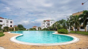 Apartamento | Piscina | Piscina exterior 