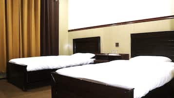 Quarto casal ou duplo luxo | Ferros/tábuas de passar roupa, Wi-Fi de cortesia, roupa de cama