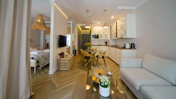 Apartamento luxo | Ferros/tábuas de passar roupa, Wi-Fi de cortesia