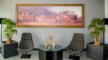 Área de estar no saguão
