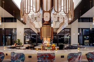 2 bares/lounges, este bar no lobby do hotel 