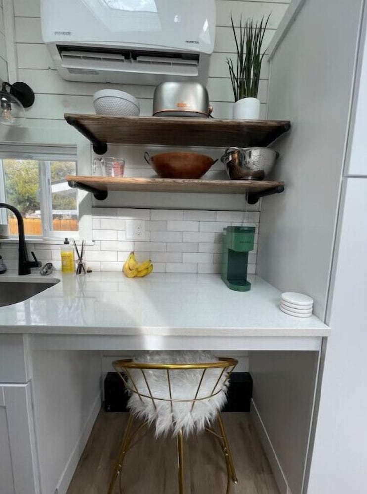 Urban Tiny Home Getaway - Caldwell