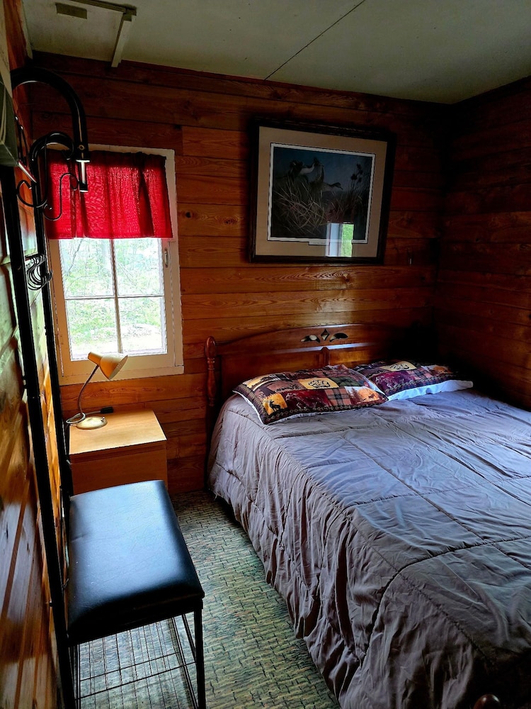 Cozy 1950s Lake Front Cabin With Beautiful Sunsets! - Minnesota