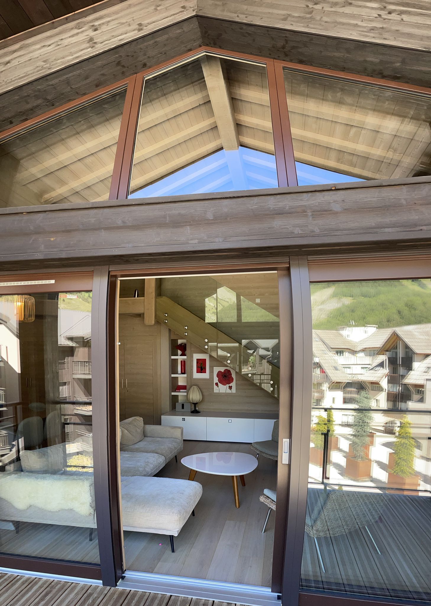 The Nánshān Under-roof Chalet: Spacious, Bright And Ideally Located In Auron. - Auron