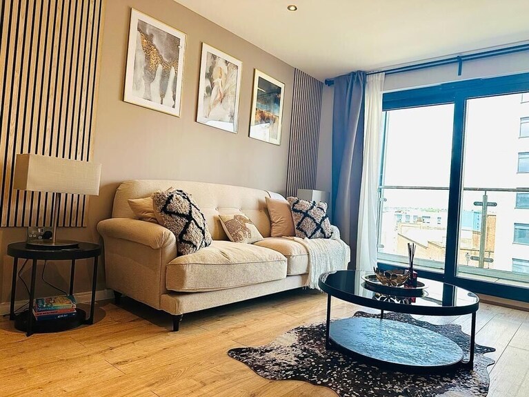 The Lux Near To The Theatre, Barbican, Hoe, Shops - Plymouth