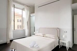 Quarto Panorâmico | 1 quarto, cofre no quarto, secretária 