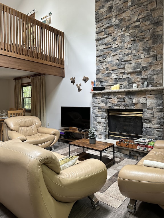 Cozy House In Big Bass Lake Gouldsboro With Hot Tub, Fire Pit, Pool, Ping Pong - 莫斯科