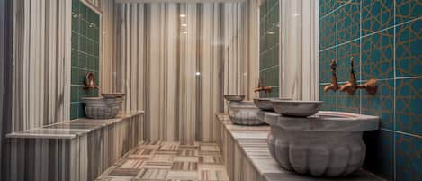 Sala(s) para tratamentos a casais, sauna, banho turco, hammam