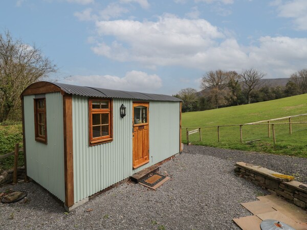 Rabbit Hill Hut - Monmouthshire