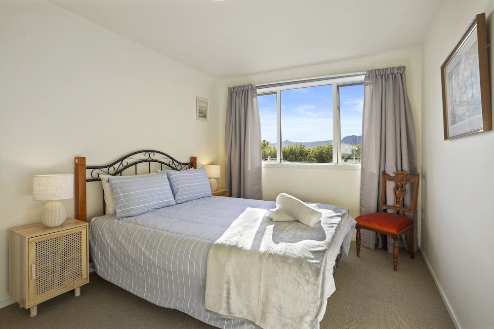 Kaioruru View – Diamond Harbour Holiday Home - Charteris Bay | Vrbo
