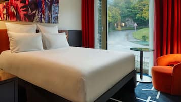 TRIBE Essential street side | Roupas de cama premium, edredons de pluma, cofres nos quartos