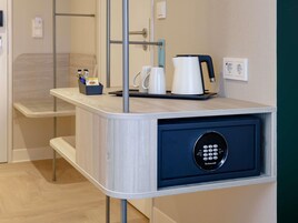 Cofres nos quartos, quartos à prova de som, Wi-Fi de cortesia