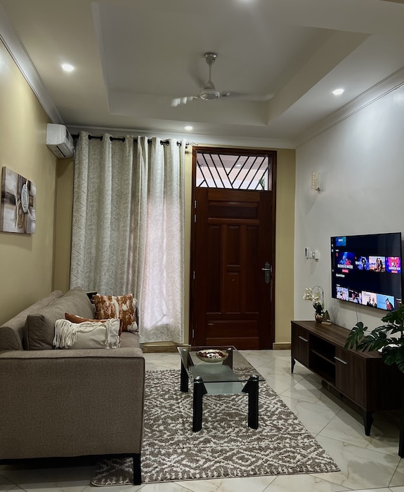 10 Minutes To! The Amazing Ocean View. Family Sized Condo Full Of Fun And Games. - Dar es Salaam