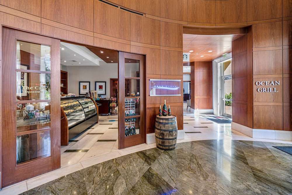 Palm Beach Singer Island Resort & Spa Luxury Suites 2/2 Ocean View - West Palm Beach, FL