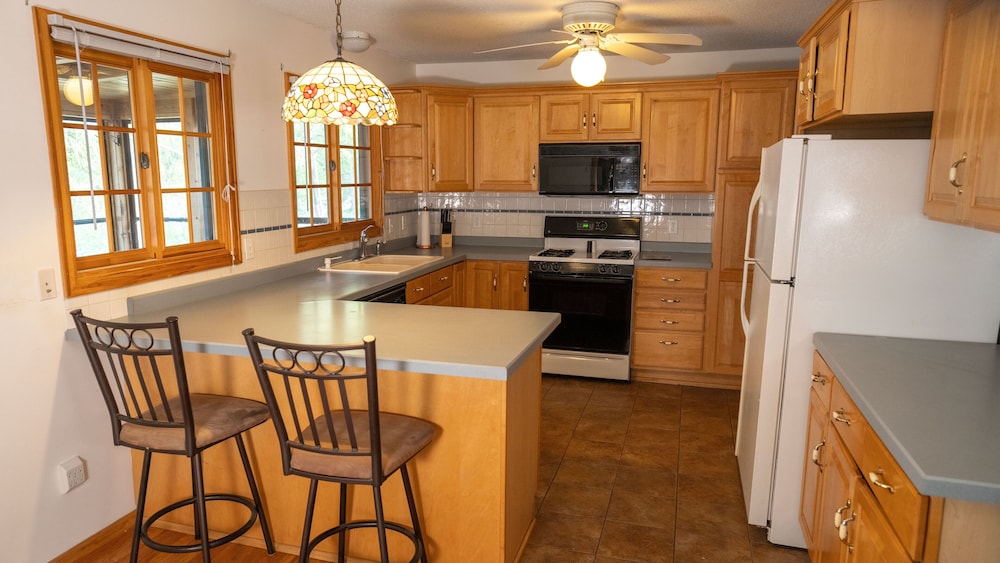 Webb Lake, Hackensack, Northern MN - 3 Bedroom, Sleeps 8 - Cabin #7 ...