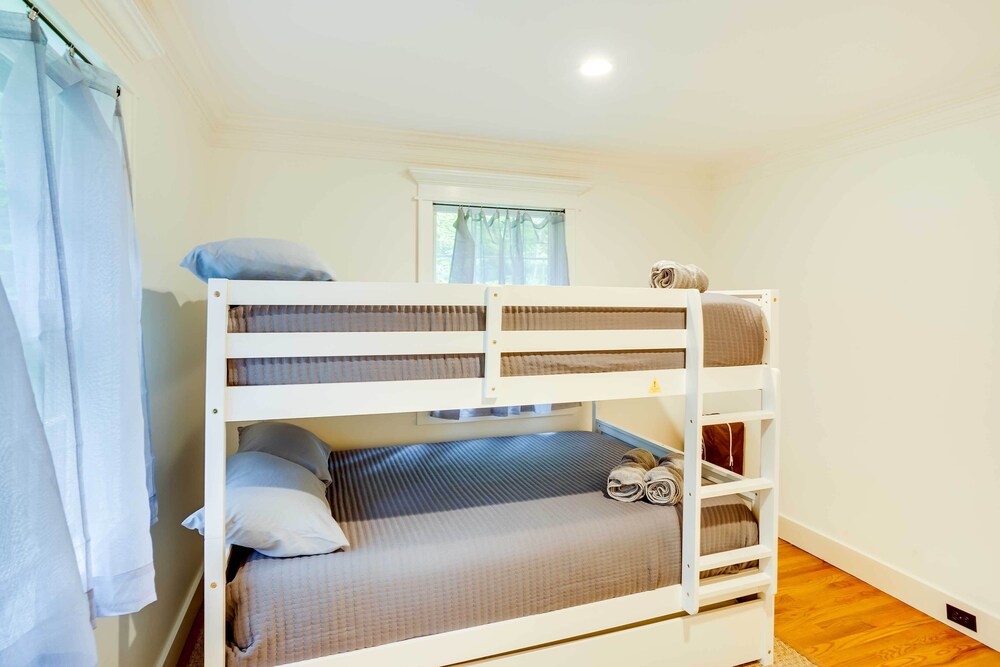 Secluded Elka Park Cabin: Hot Tub & Fire Pit! - Tannersville, NY