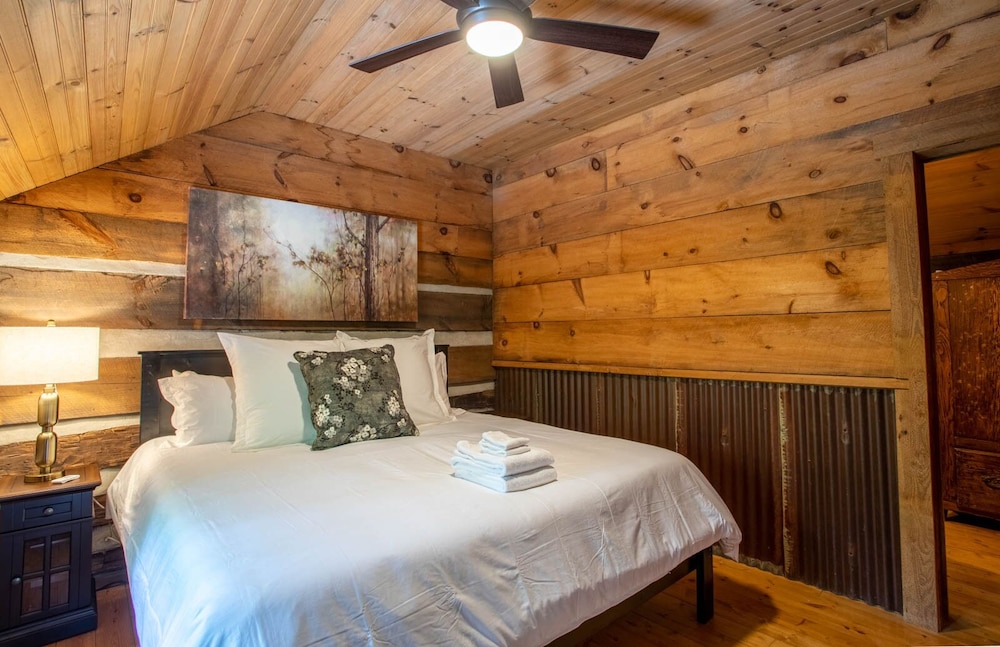 Charming Cabin Near Blue Ridge Mountains - Boone, NC