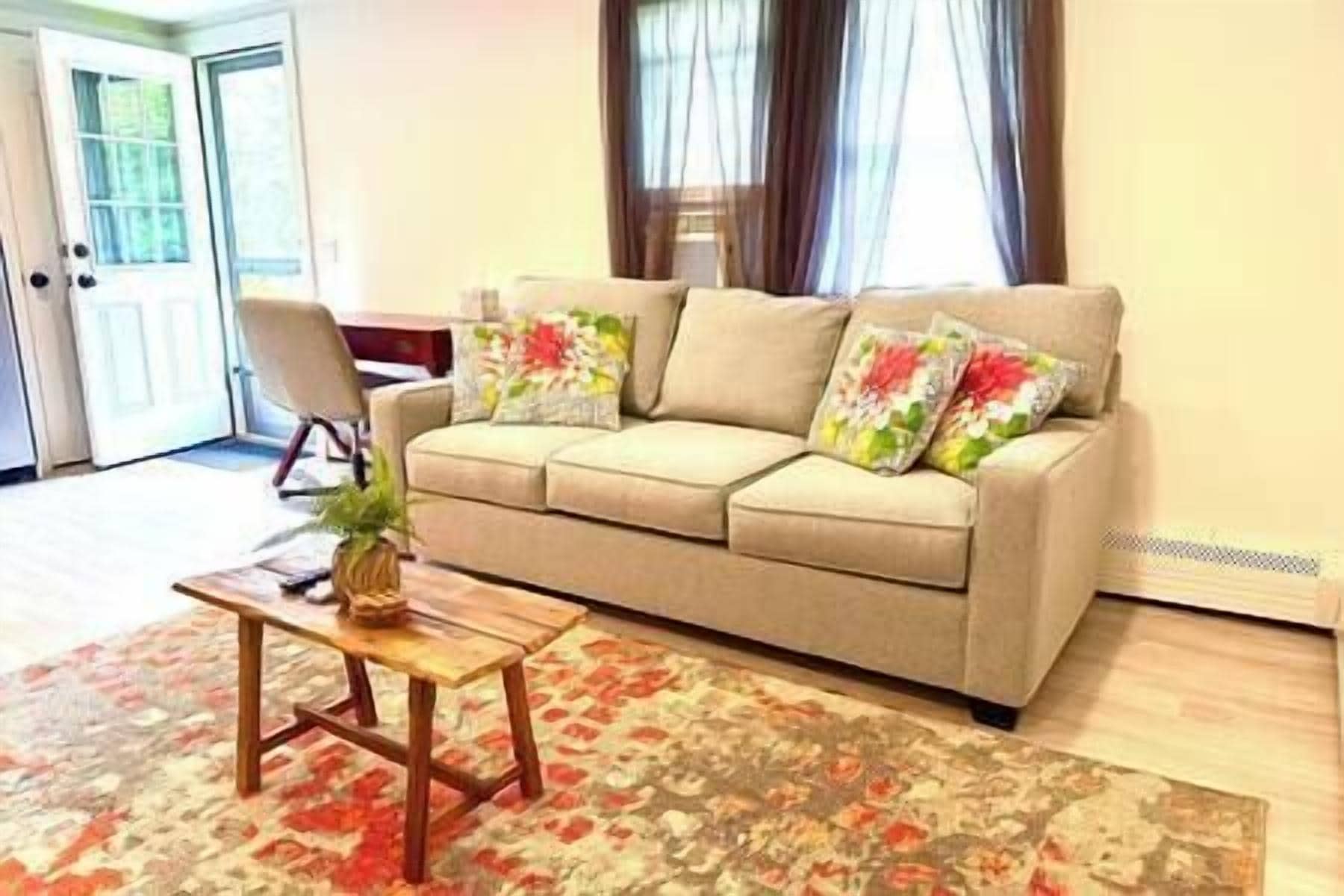 Chic Pool Condo Near Mayflower Beach - Brewster, MA