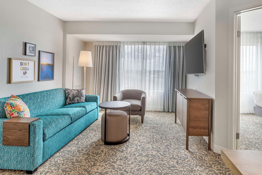 Best Value, Quality Stay! W/ Outdoor Pool, Near Elmendorf Lake Park - San Antonio