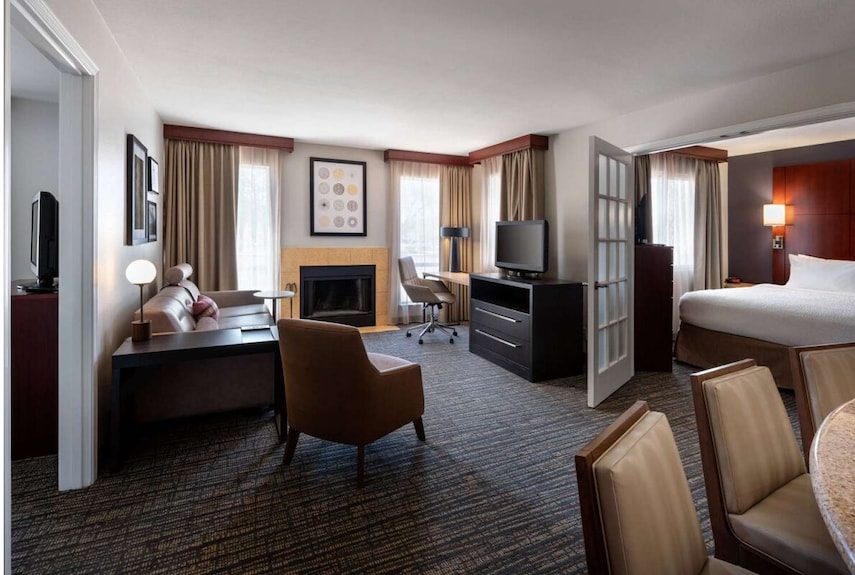 Your Relaxing Getaway Awaits! 2 Convenient Units, Outdoor Pool, Free Breakfast - Tempe, AZ