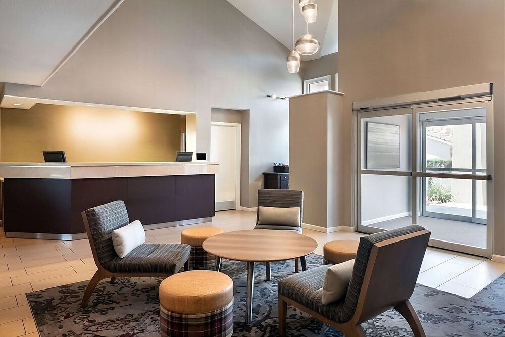 Your Relaxing Getaway Awaits! 2 Convenient Units, Outdoor Pool, Free Breakfast - Tempe, AZ