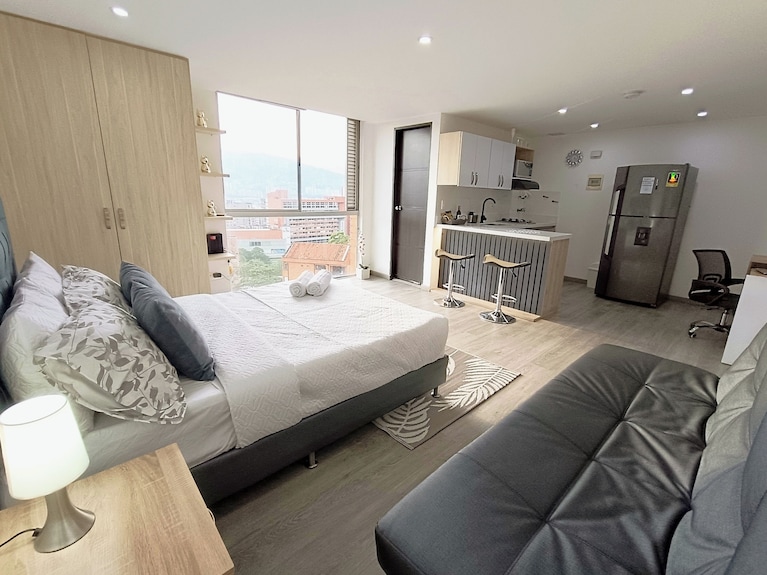 Hermoso Apartaestudio En El Poblado, Zona Exclusiva De Medellín - Medellín