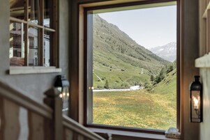 Penthouse de Luxo, varanda, vista para a montanha | Sala de estar